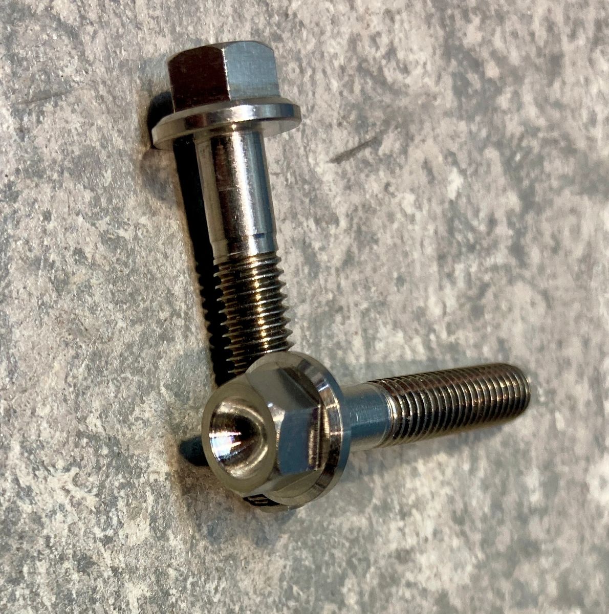 Titanium GR5 HEX BOLT M5 x 30mm length with 7mm head OD: 9.90mm